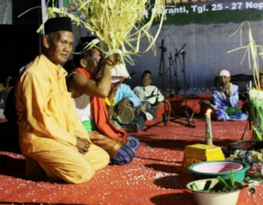 Upacara Belian, Ritual Tolak Bala Suku Petalangan Riau