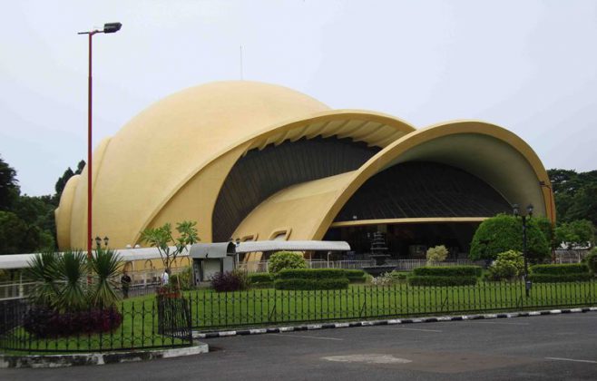 Taman Mini Indonesia Indah, Wahana Rekreasi Budaya di Jakarta